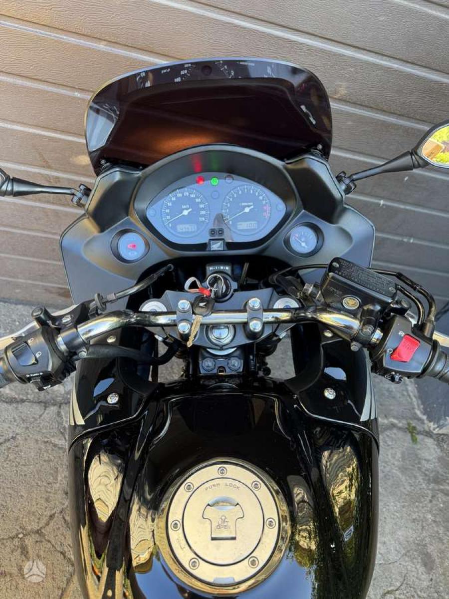 Honda CBF 2008 in Prienai, with an engine capacity of 0.60 L and mileage of 48 thousand km for 2950 €, photo 8 on AUTOMOTO.COM.LV
