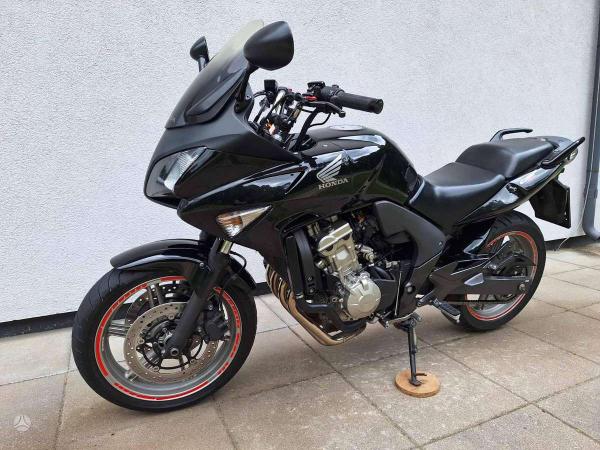 Honda CBF 2008 in Prienai, with an engine capacity of 0.60 L and mileage of 29 thousand km for 2850 €, photo 1 on AUTOMOTO.COM.LV