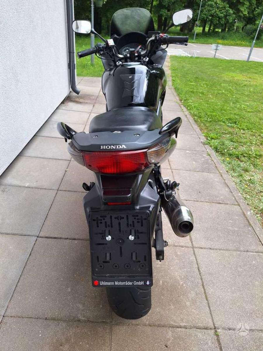 Honda CBF 2008 in Prienai, with an engine capacity of 0.60 L and mileage of 29 thousand km for 2850 €, photo 6 on AUTOMOTO.COM.LV