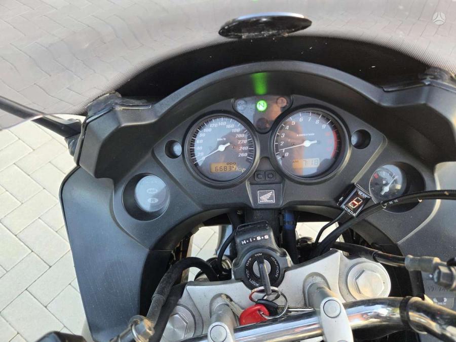 Honda CBF 2008 in Kaisiadorys, with an engine capacity of 1.00 L and mileage of 66 thousand km for 2650 €, photo 7 on AUTOMOTO.COM.LV
