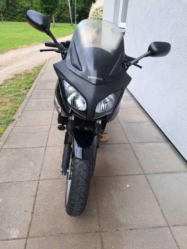 Honda CBF 2008 in Prienai, with an engine capacity of 0.60 L and mileage of 29 thousand km for 2850 €, photo 7 on AUTOMOTO.COM.LV