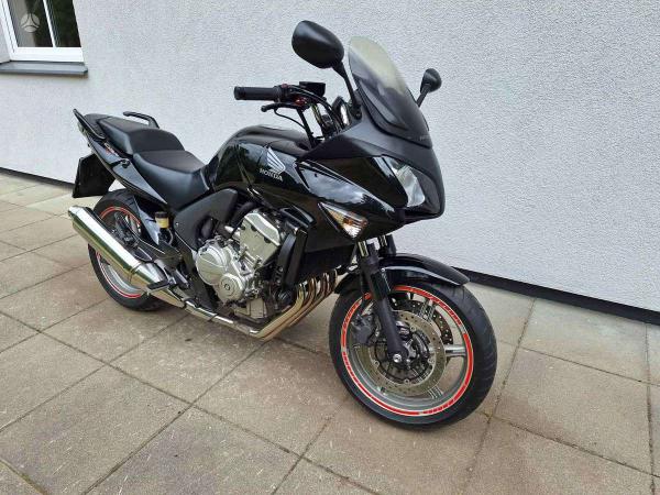 Honda CBF 2008 in Prienai, with an engine capacity of 0.60 L and mileage of 29 thousand km for 2850 €, photo 9 on AUTOMOTO.COM.LV