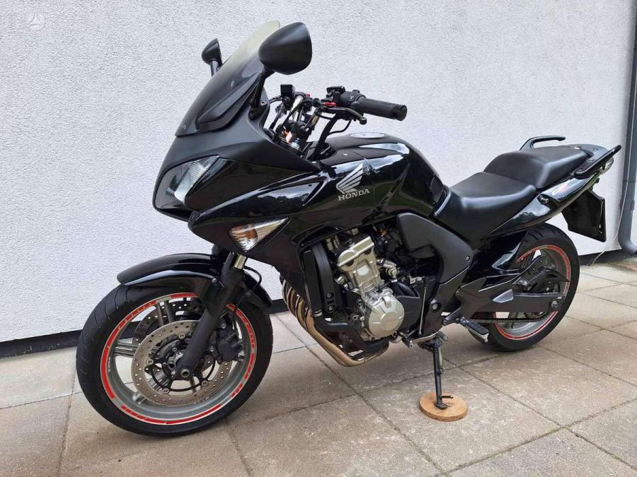 Honda CBF 2008 in Prienai, with an engine capacity of 0.60 L and mileage of 29 thousand km for 2850 €, photo 18 on AUTOMOTO.COM.LV