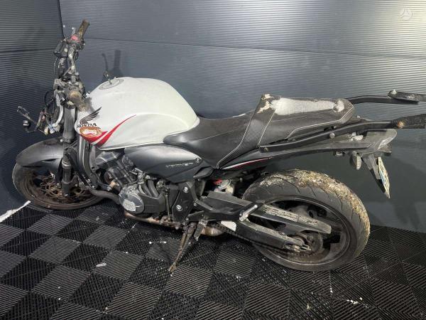 Honda CBF 2009 in Taurage, with an engine capacity of 0.60 L and mileage of 20 thousand km for 1850 €, photo 9 on AUTOMOTO.COM.LV
