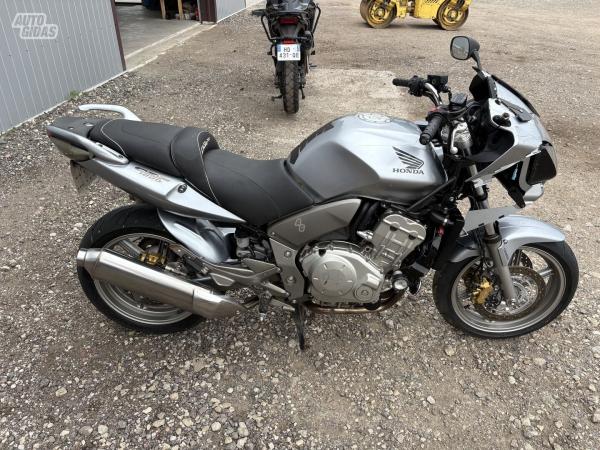 Honda CBF 2009 Kelmė, ar dzinēja tilpumu 1.00 L un nobraukumu 41 tūkst. km par 1630 €, foto 2 vietnē AUTOMOTO.COM.LV