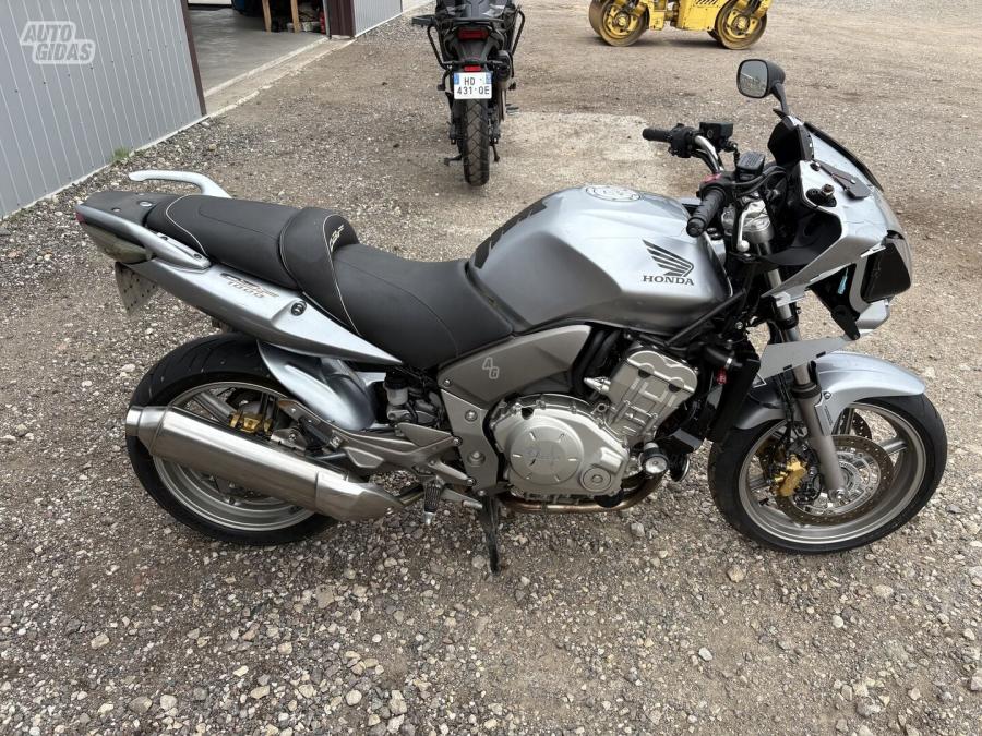 Honda CBF 2009 Kelmė, ar dzinēja tilpumu 1.00 L un nobraukumu 41 tūkst. km par 1630 €, foto 3 vietnē AUTOMOTO.COM.LV