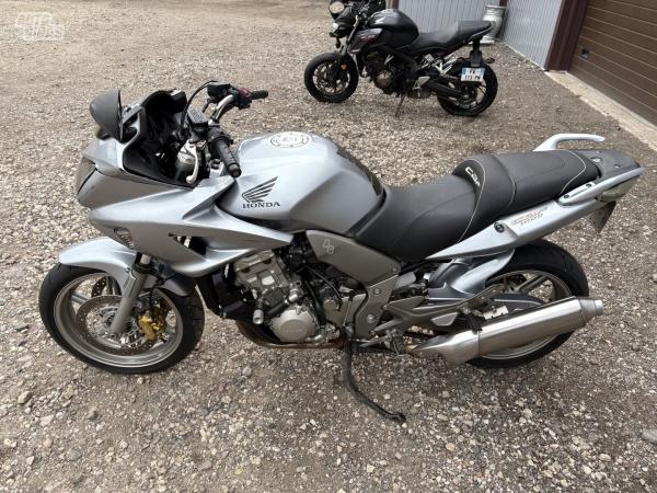 Honda CBF 2009 Kelmė, ar dzinēja tilpumu 1.00 L un nobraukumu 41 tūkst. km par 1630 €, foto 5 vietnē AUTOMOTO.COM.LV