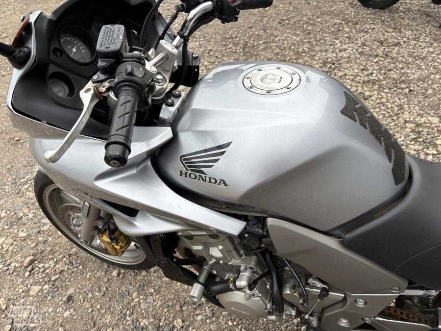 Honda CBF 2009 Kelmė, ar dzinēja tilpumu 1.00 L un nobraukumu 41 tūkst. km par 1630 €, foto 10 vietnē AUTOMOTO.COM.LV
