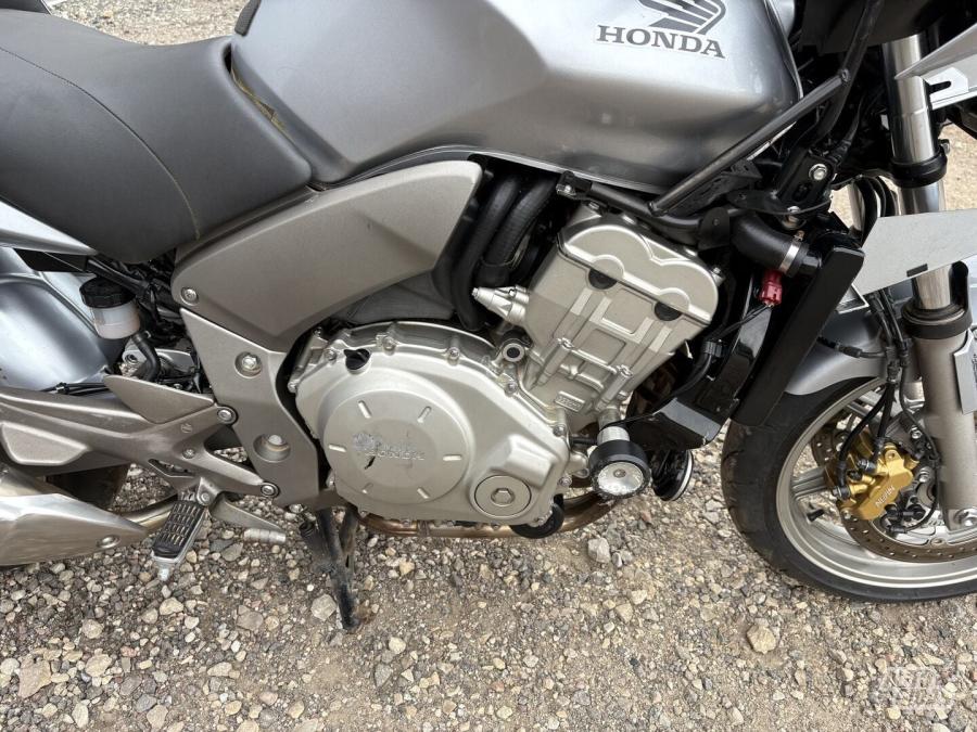 Honda CBF 2009 Kelmė, ar dzinēja tilpumu 1.00 L un nobraukumu 41 tūkst. km par 1630 €, foto 15 vietnē AUTOMOTO.COM.LV