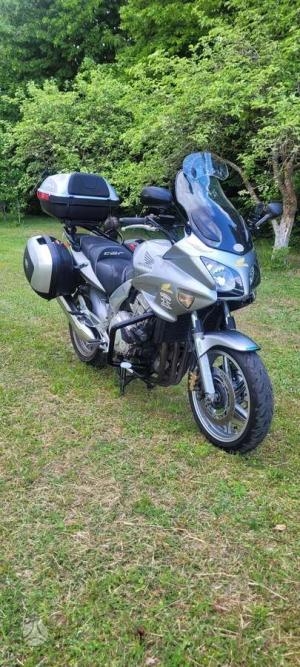 Honda CBF 2009 in Taurage, with an engine capacity of 1.00 L and mileage of 123 thousand km for 2900 €, photo  on AUTOMOTO.COM.LV