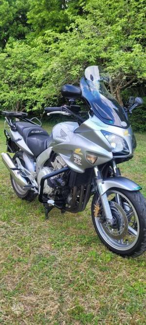 Honda CBF 2009 in Taurage, with an engine capacity of 1.00 L and mileage of 123 thousand km for 2900 €, photo 5 on AUTOMOTO.COM.LV