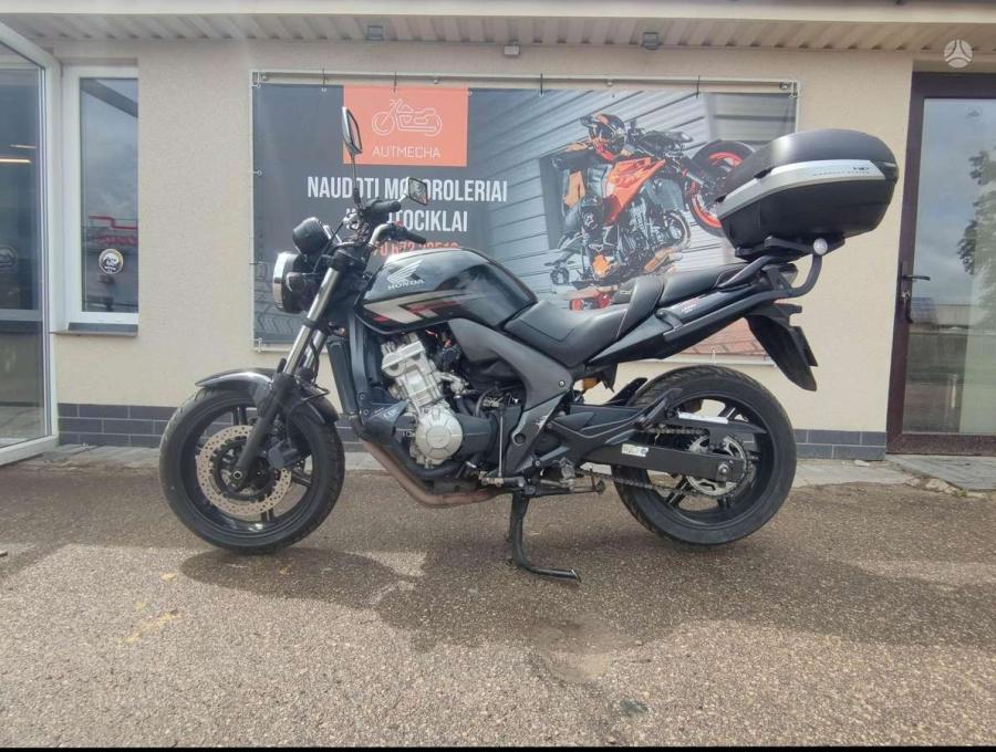 Honda CBF 2010 in Panevezys, with an engine capacity of 0.60 L and mileage of 77 thousand km for 2300 €, photo 8 on AUTOMOTO.COM.LV