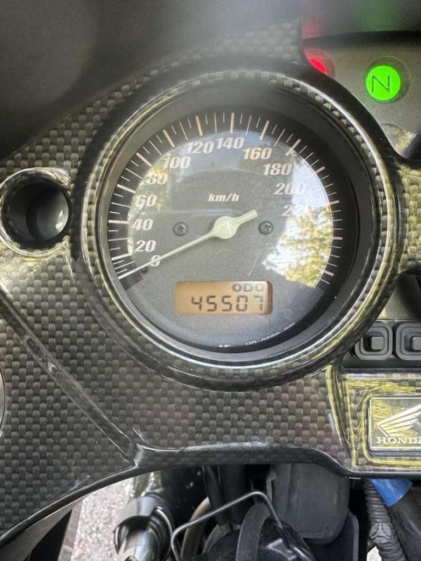 Honda CBF 2010 Marijampole, ar dzinēja tilpumu 1.00 L un nobraukumu 46 tūkst. km par 3850 €, foto 9 vietnē AUTOMOTO.COM.LV