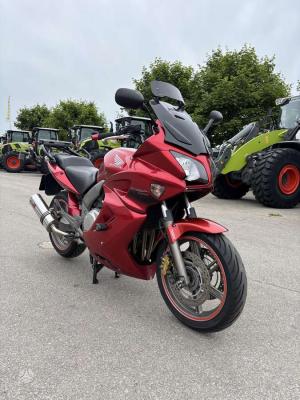 Honda CBF 2010 in Panevezys, with an engine capacity of 1.00 L and mileage of 70 thousand km for 3500 €, photo 1 on AUTOMOTO.COM.LV