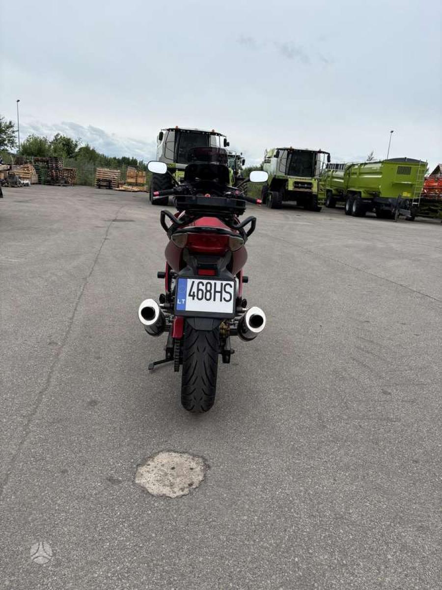 Honda CBF 2010 in Panevezys, with an engine capacity of 1.00 L and mileage of 70 thousand km for 3500 €, photo 6 on AUTOMOTO.COM.LV