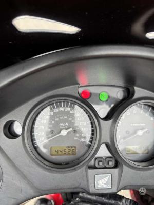 Honda CBF 2010 in Panevezys, with an engine capacity of 1.00 L and mileage of 70 thousand km for 3500 €, photo 7 on AUTOMOTO.COM.LV