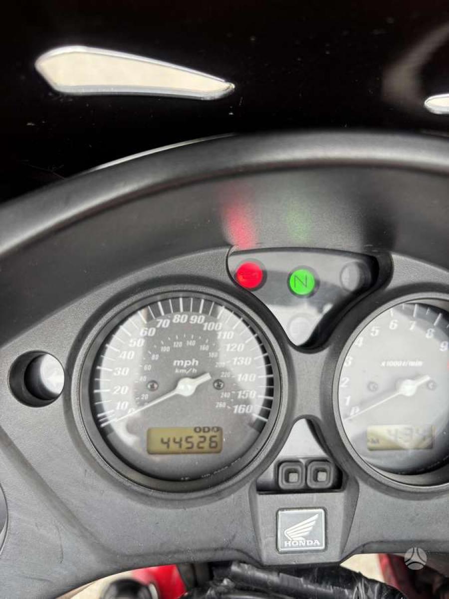 Honda CBF 2010 in Panevezys, with an engine capacity of 1.00 L and mileage of 70 thousand km for 3500 €, photo 7 on AUTOMOTO.COM.LV