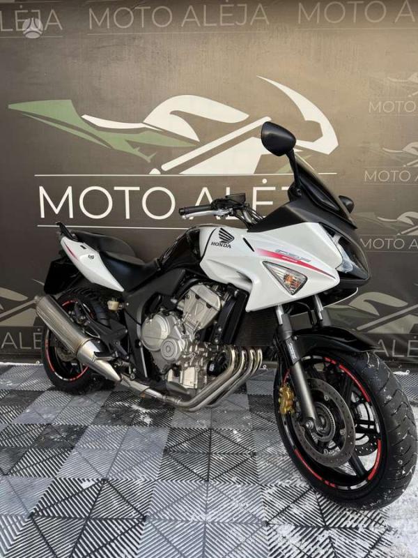 Honda CBF 2011 in Prienai, with an engine capacity of 0.60 L and mileage of 20 thousand km for 3200 €, photo 1 on AUTOMOTO.COM.LV