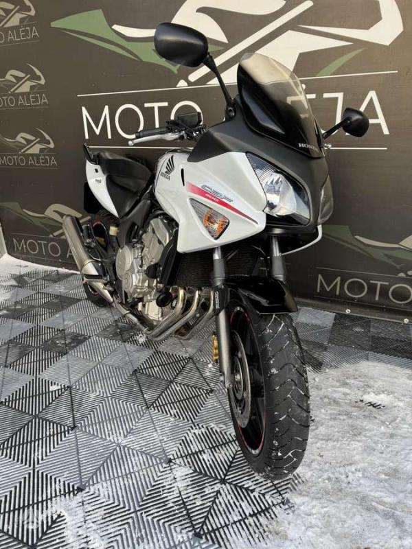 Honda CBF 2011 in Prienai, with an engine capacity of 0.60 L and mileage of 20 thousand km for 3200 €, photo 3 on AUTOMOTO.COM.LV