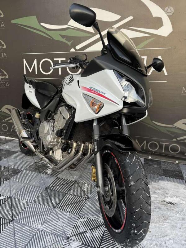 Honda CBF 2011 Prienai, ar dzinēja tilpumu 0.60 L un nobraukumu 20 tūkst. km par 3200 €, foto 2 vietnē AUTOMOTO.COM.LV