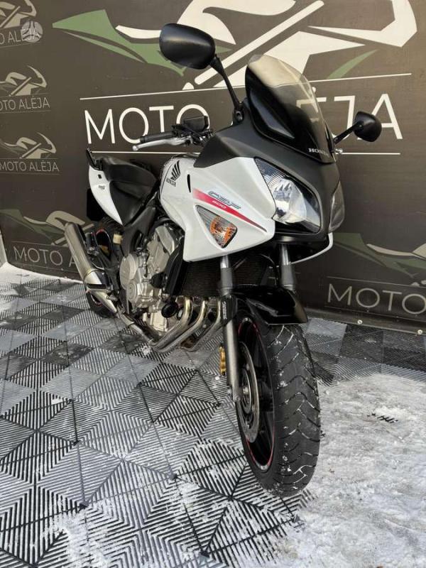 Honda CBF 2011 Prienai, ar dzinēja tilpumu 0.60 L un nobraukumu 20 tūkst. km par 3200 €, foto 3 vietnē AUTOMOTO.COM.LV