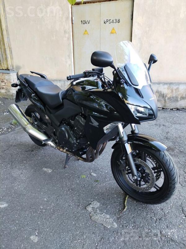 Honda CBF 2012 Rīga, ar dzinēja tilpumu 1.00 L un nobraukumu 0 tūkst. km par 4850 €, foto 4 vietnē AUTOMOTO.COM.LV