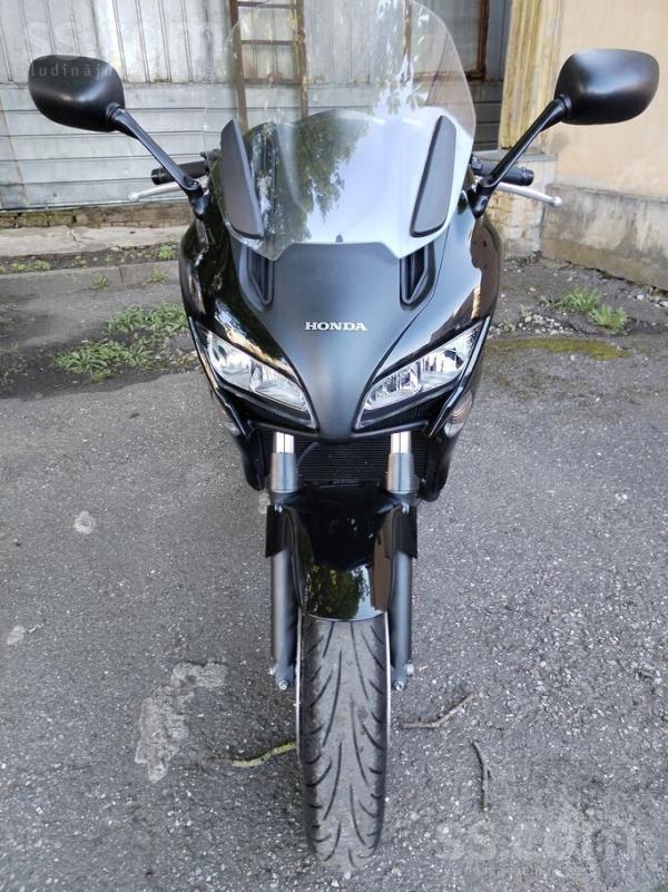 Honda CBF 2012 Rīga, ar dzinēja tilpumu 1.00 L un nobraukumu 0 tūkst. km par 4850 €, foto 9 vietnē AUTOMOTO.COM.LV