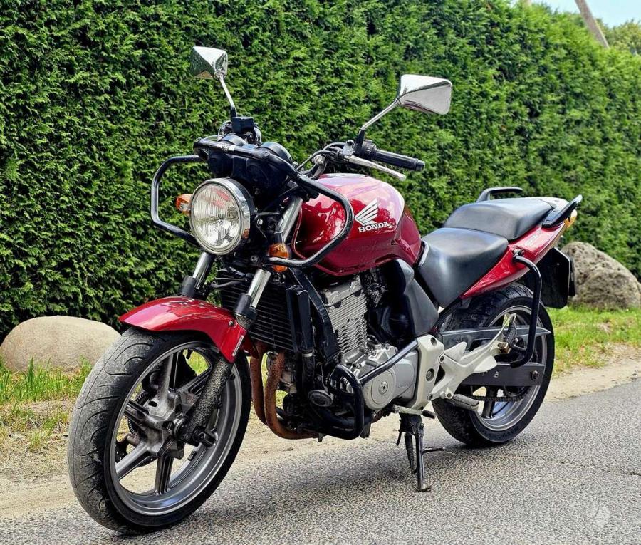 Red Honda CBF 2006 in Vilnius, with an engine capacity of 0.50 L and mileage of 65 thousand km for 1250 €, photo 4 on AUTOMOTO.COM.LV