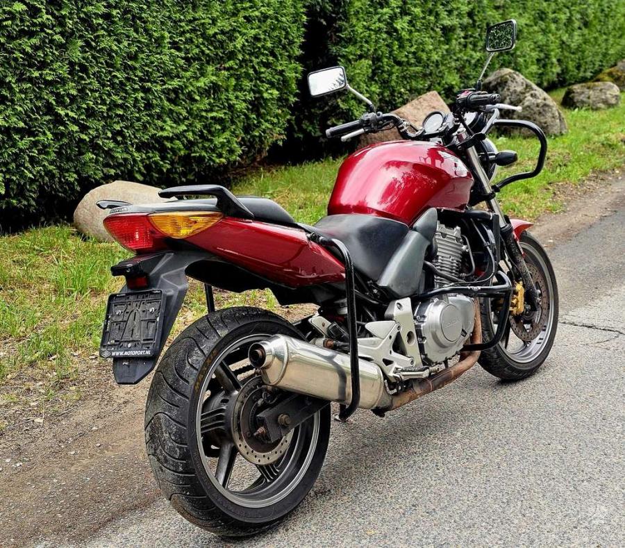 Red Honda CBF 2006 in Vilnius, with an engine capacity of 0.50 L and mileage of 65 thousand km for 1250 €, photo 7 on AUTOMOTO.COM.LV