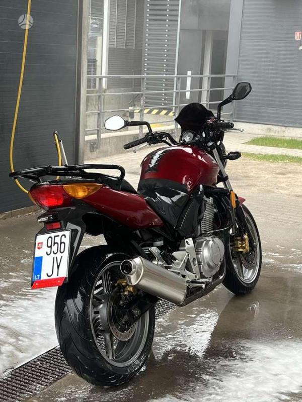 Red Honda CBF 2007 in Vilnius, with an engine capacity of 0.50 L and mileage of 46 thousand km for 1250 €, photo 1 on AUTOMOTO.COM.LV