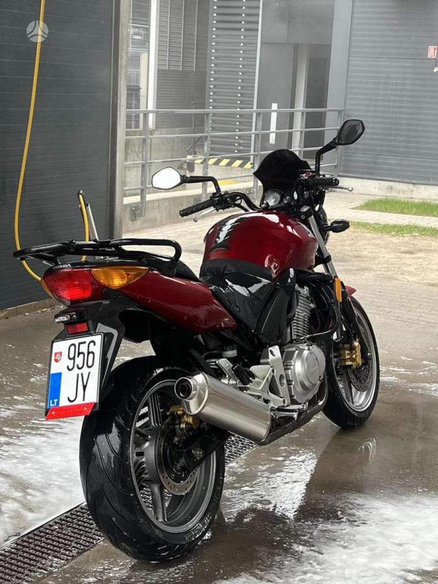 Sarkans Honda CBF 2007 Viļņa, ar dzinēja tilpumu 0.50 L un nobraukumu 46 tūkst. km par 1250 €, foto 1 vietnē AUTOMOTO.COM.LV
