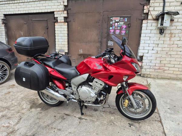 Red Honda CBF 2008 in Alytus, with an engine capacity of 1.00 L and mileage of 44 thousand km for 3470 €, photo 7 on AUTOMOTO.COM.LV
