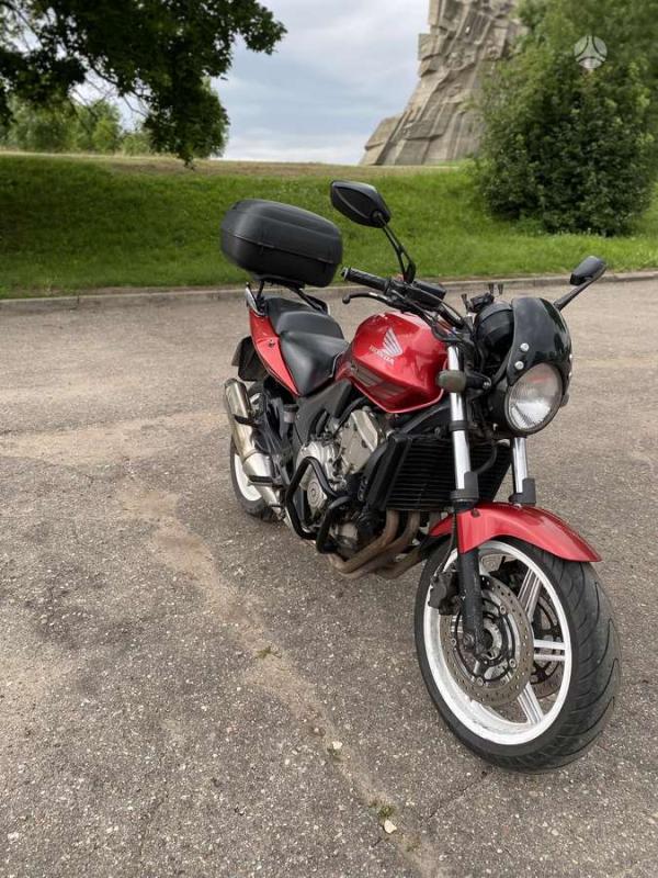 Sarkans Honda CBF 2008 Kauņa, ar dzinēja tilpumu 0.60 L un nobraukumu 37 tūkst. km par 2050 €, foto 2 vietnē AUTOMOTO.COM.LV