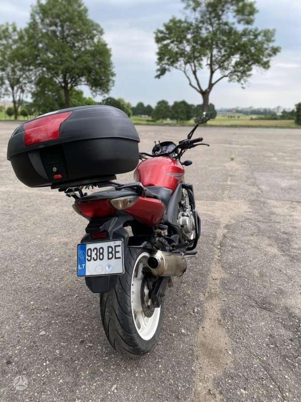 Sarkans Honda CBF 2008 Kauņa, ar dzinēja tilpumu 0.60 L un nobraukumu 37 tūkst. km par 2050 €, foto 3 vietnē AUTOMOTO.COM.LV