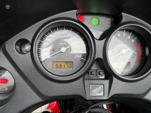 Sarkans Honda CBF 2009 Viļņa, ar dzinēja tilpumu 1.00 L un nobraukumu 60 tūkst. km par 4000 €, foto 8 vietnē AUTOMOTO.COM.LV