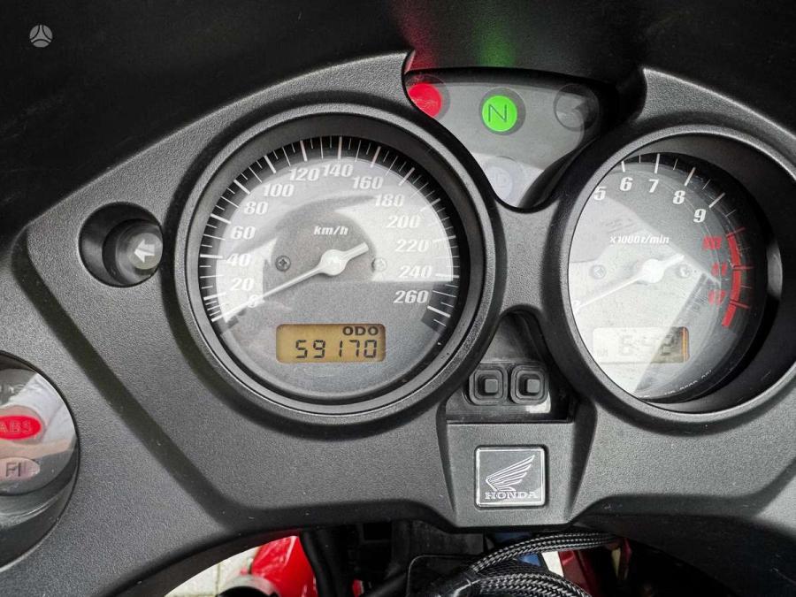 Sarkans Honda CBF 2009 Viļņa, ar dzinēja tilpumu 1.00 L un nobraukumu 60 tūkst. km par 4000 €, foto 8 vietnē AUTOMOTO.COM.LV