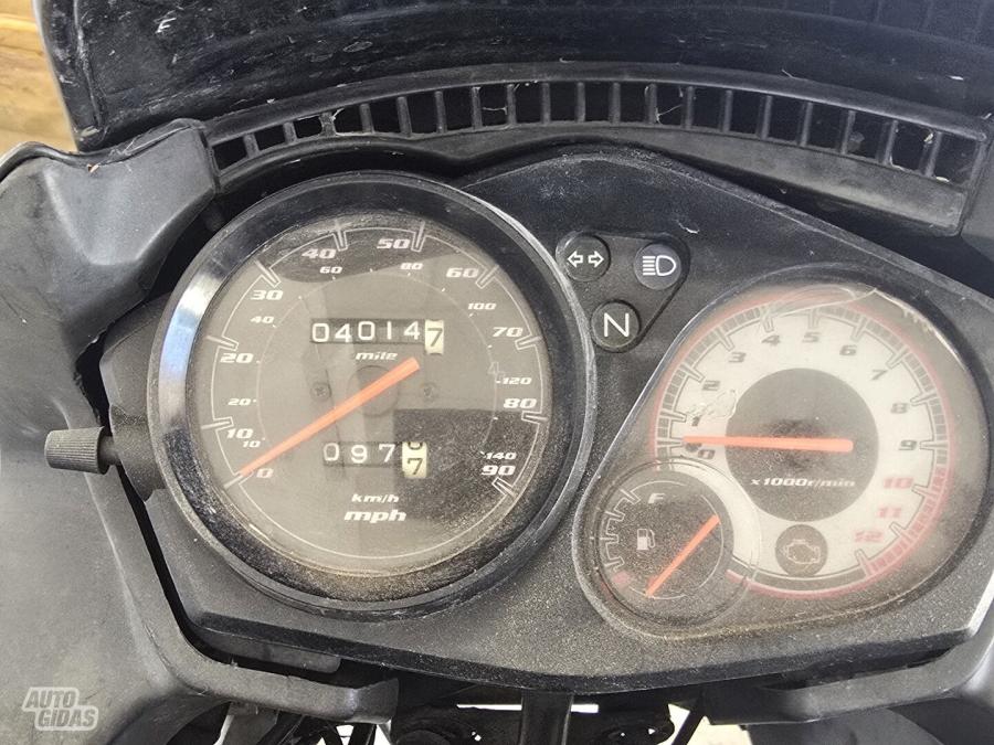 Balts Honda CBF 2011 Šauļi, ar dzinēja tilpumu 0.13 L un nobraukumu 4 tūkst. km par 850 €, foto 8 vietnē AUTOMOTO.COM.LV