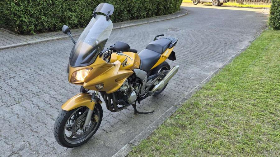 Dzeltens Honda CBF 2008 Kauņa, ar dzinēja tilpumu 1.00 L un nobraukumu 40 tūkst. km par 2750 €, foto 8 vietnē AUTOMOTO.COM.LV