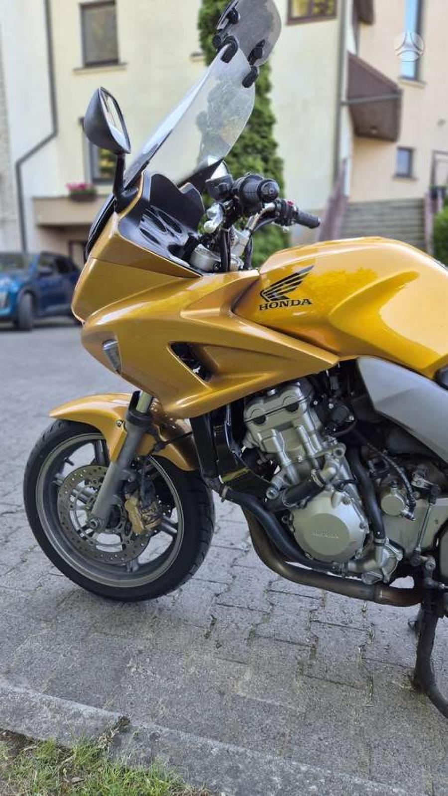 Dzeltens Honda CBF 2008 Kauņa, ar dzinēja tilpumu 1.00 L un nobraukumu 40 tūkst. km par 2750 €, foto 9 vietnē AUTOMOTO.COM.LV