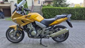 Dzeltens Honda CBF 2008 Kauņa, ar dzinēja tilpumu 1.00 L un nobraukumu 40 tūkst. km par 2750 €, foto 10 vietnē AUTOMOTO.COM.LV