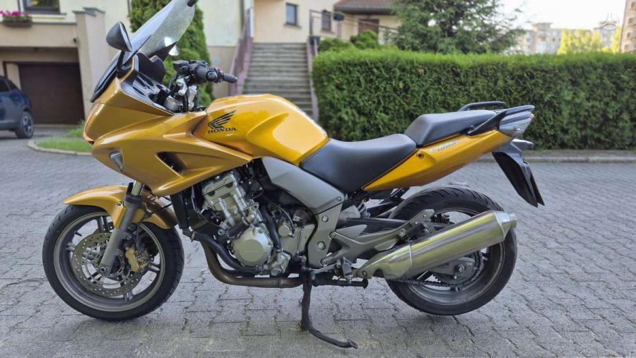 Dzeltens Honda CBF 2008 Kauņa, ar dzinēja tilpumu 1.00 L un nobraukumu 40 tūkst. km par 2750 €, foto 10 vietnē AUTOMOTO.COM.LV