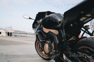 Черный Хонда CBR 1000RR 2006 в Таллин, объемом двигателя 1.00 л и пробегом 51 тыс. км за 7900 €, фото 6 на AUTOMOTO.COM.LV