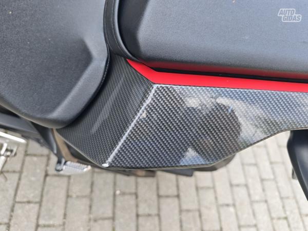 Black Honda CBR 1000RR 2017 in Klaipeda, with an engine capacity of 1.00 L and mileage of 18 thousand km for 10500 €, photo 2 on AUTOMOTO.COM.LV