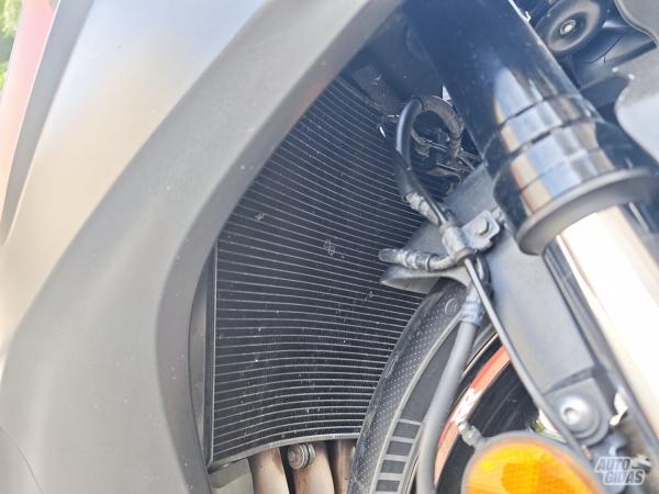 Black Honda CBR 1000RR 2017 in Klaipeda, with an engine capacity of 1.00 L and mileage of 18 thousand km for 10500 €, photo 4 on AUTOMOTO.COM.LV