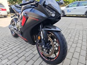 Black Honda CBR 1000RR 2017 in Klaipeda, with an engine capacity of 1.00 L and mileage of 18 thousand km for 10500 €, photo 6 on AUTOMOTO.COM.LV