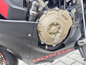 Black Honda CBR 1000RR 2017 in Klaipeda, with an engine capacity of 1.00 L and mileage of 18 thousand km for 10500 €, photo 9 on AUTOMOTO.COM.LV