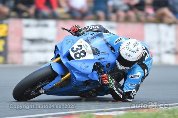Melns Honda CBR 1000RR 2023 Tallina, ar dzinēja tilpumu 1.00 L un nobraukumu 6 tūkst. km par 30990 €, foto 11 vietnē AUTOMOTO.COM.LV
