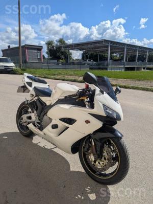 Honda CBR 1000RR 2004 in Riga, with an engine capacity of 1.00 L and mileage of 0 thousand km for 3500 €, photo  on AUTOMOTO.COM.LV