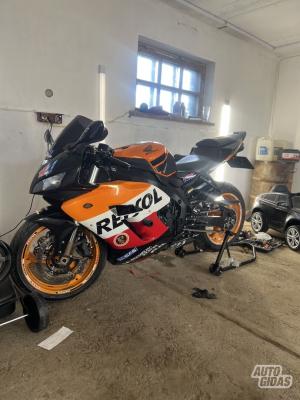 Honda CBR 1000RR 2004 Plungė, ar dzinēja tilpumu 0.00 L un nobraukumu 0 tūkst. km par 3200 €, foto 6 vietnē AUTOMOTO.COM.LV