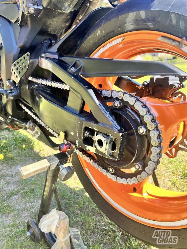 Honda CBR 1000RR 2004 in Plunge, with an engine capacity of 0.00 L and mileage of 0 thousand km for 3200 €, photo 8 on AUTOMOTO.COM.LV